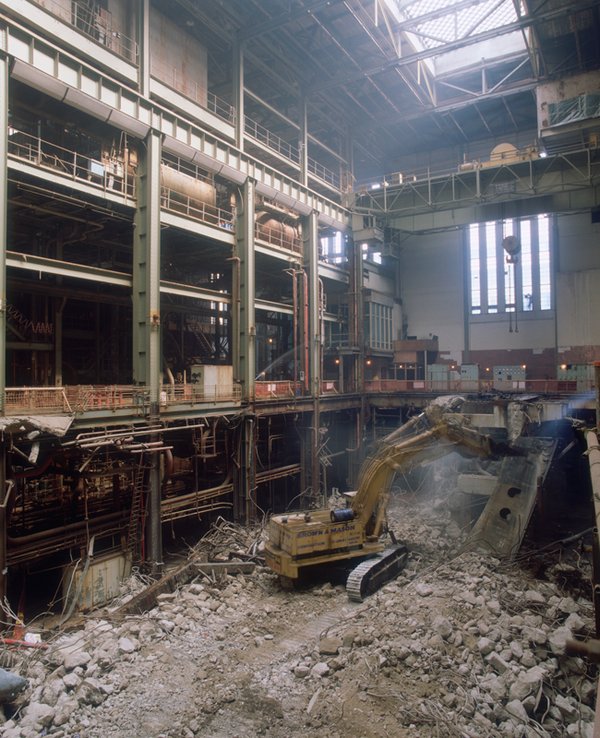 Look behind the art at Tate Modern – Behind the scenes | Tate
